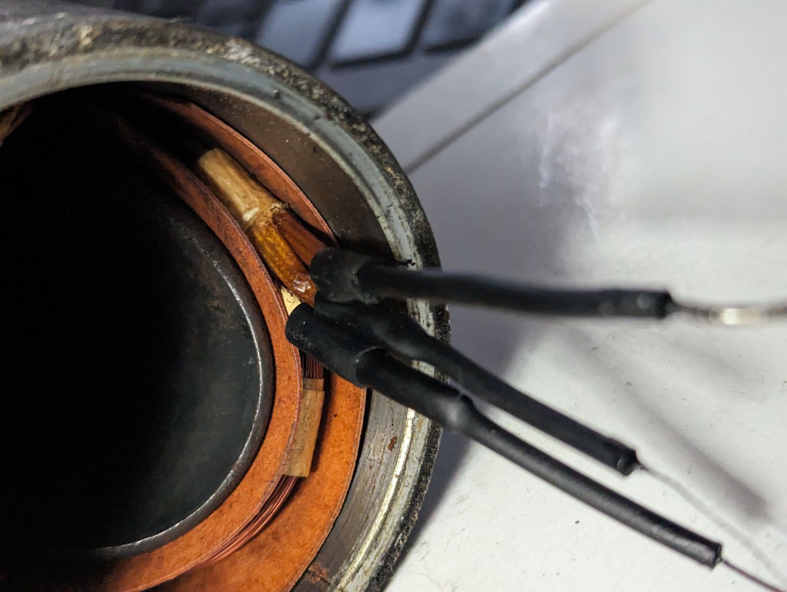 Cleaning up Wiper Wiring – CHASING CiTROëNS